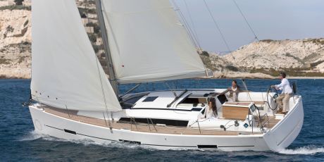 Barco con base en Port Ginesta busca tripulantes para navegación en ...