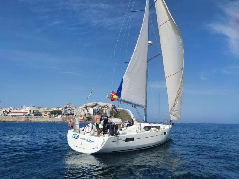 Barco para navegar en Ceuta | MARA