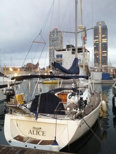 Barco para navegar en Barcelona | Alice